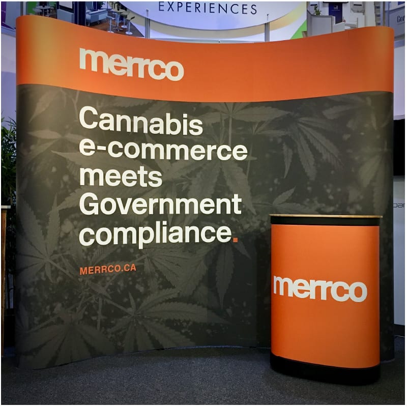 Magnum – Classic Pop-Up Display System with a Magnetic Frame - PosterGarden