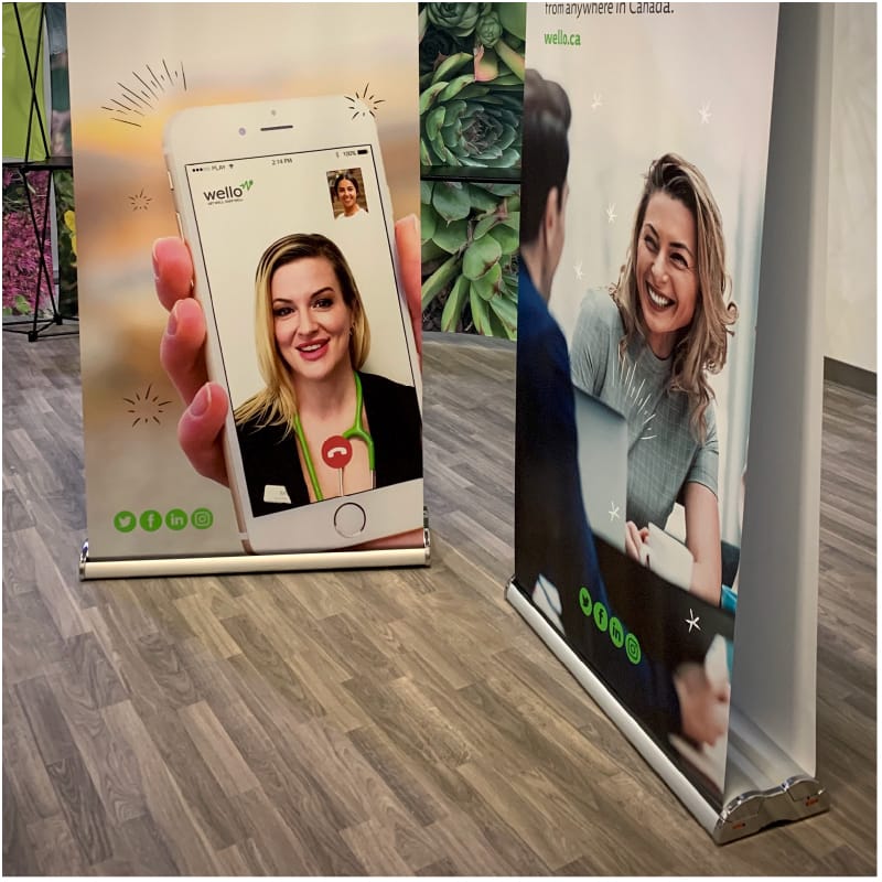 Retractable Bannner Stands with Easy Graphic Replacements